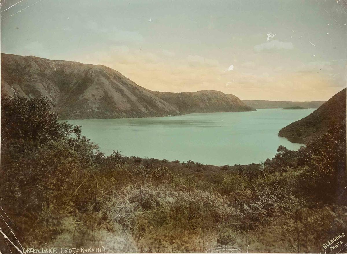 Green Lake (Rotokakahi) - Rotorua Museum